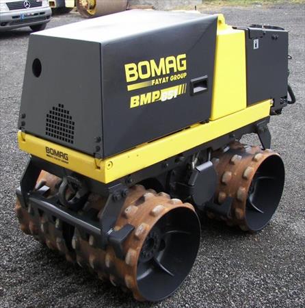 COMPACTEUR À PIEDS DE MOUTON BOMAG BMP851: BOMAG | 44380 : PORNICHET ...
