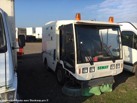 VÉHICULE AUTOMOTEUR BALAYEUSE SEMAT TYPE HMF MODELE 416: SEMAT à 5400 ...