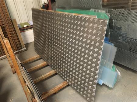 TOLE ALUMINIUM STRIEE GRAINS DE RIZ: | 49130 : LES PONTS DE CE Maine et ...