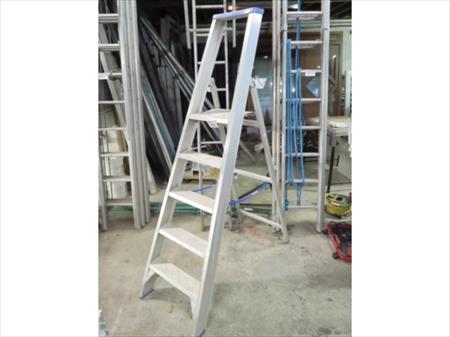 ESCABELLE : SOLIDE à 20 € | : NIVELLES Nord Pas de Calais - Belgique ...